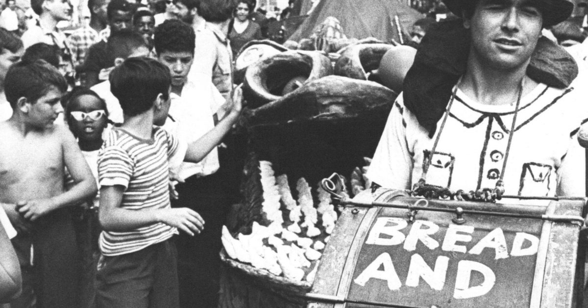 Bread and Puppet Theater | SUONI PER IL POPOLO